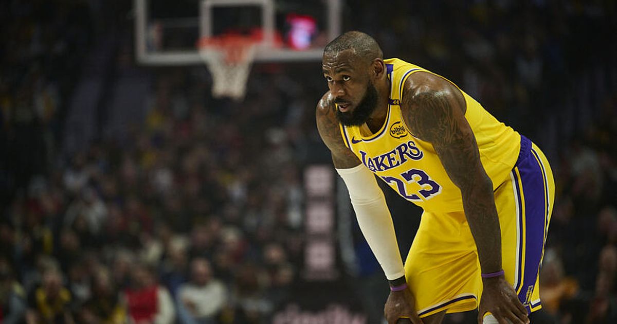 ¿LeBron James seguirá jugando en Los Ángeles Lakers en la temporada 2025-2026?
